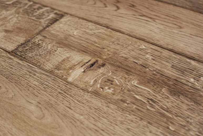 Medium Distressed Aged Solid Oak Flooring - Peak Oak