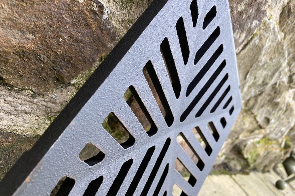 Cast Iron Gully Grid - Peak Oak