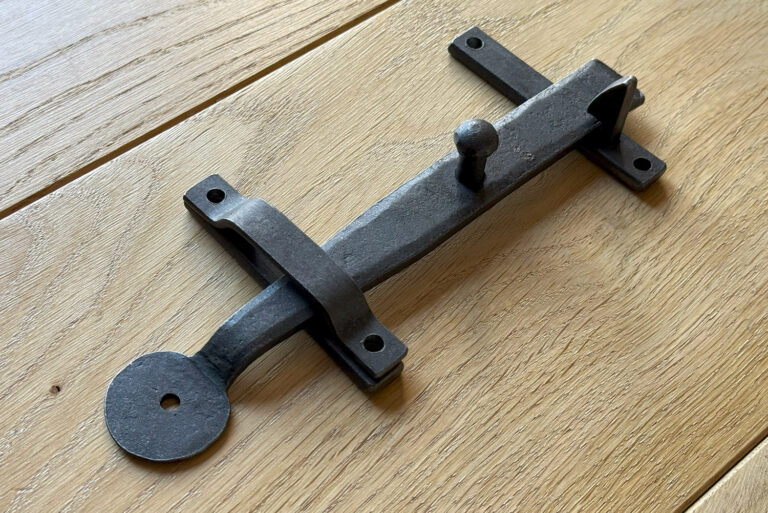 Vintage Cottage Latch - Peak Oak